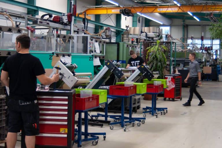 Die 1 A Autenrieth Kunstofftechnk GmbH & Co. KG